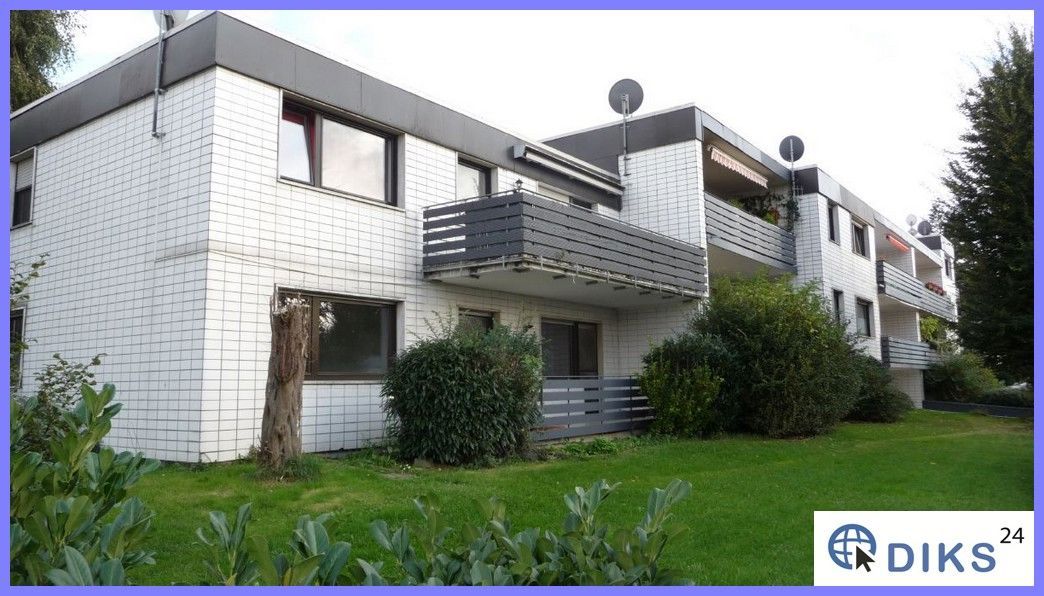 Gepflegte-ebenerdige EG-Wohnung mit großem Balkon und